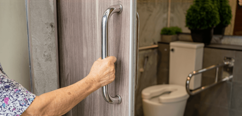 Banheiro adaptado para PcD: tendência de acessibilidade na obra - Krona